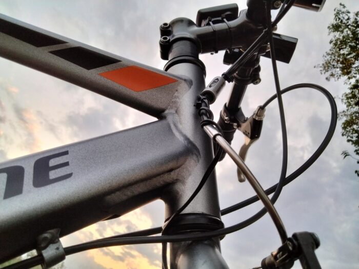 TB1はハブダイナモライト。自動点灯だけど明るい？追加ライトは必要？ | チャリ彩々